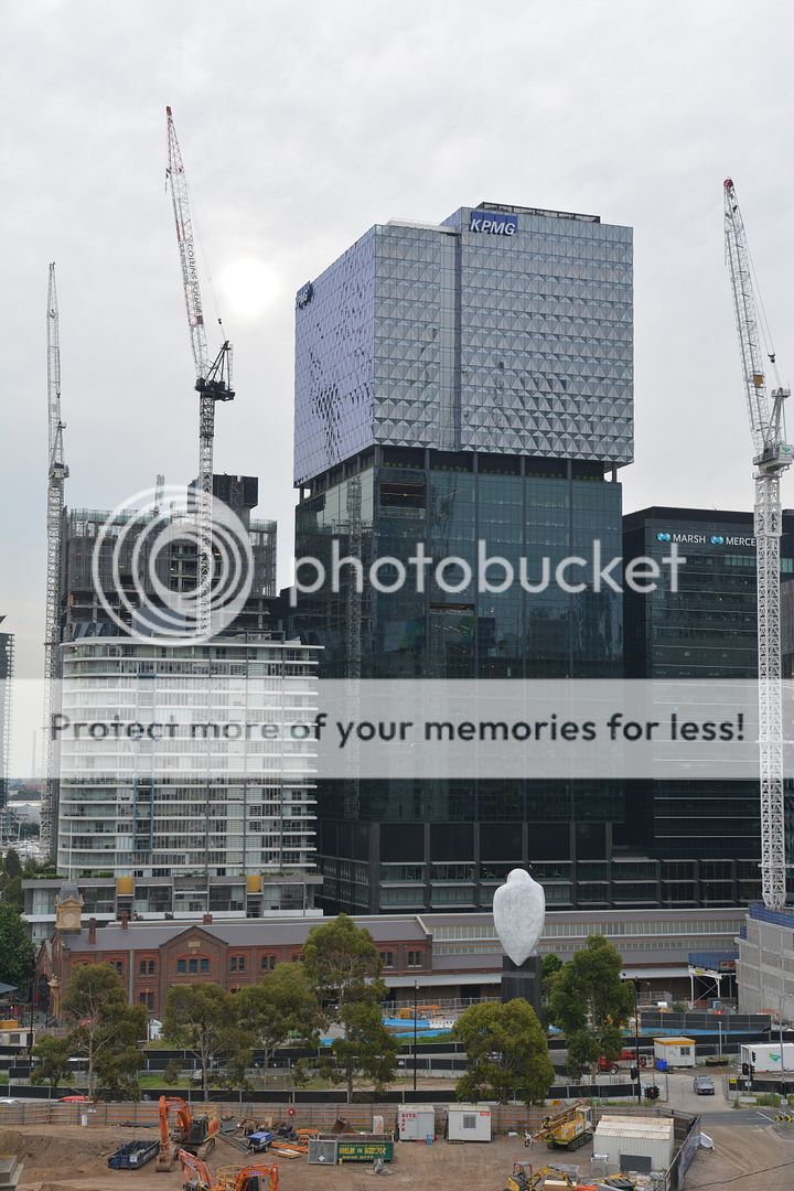 DOCKLANDS - Batmans Hill > Collins Square > 5 towers up to 145m ...